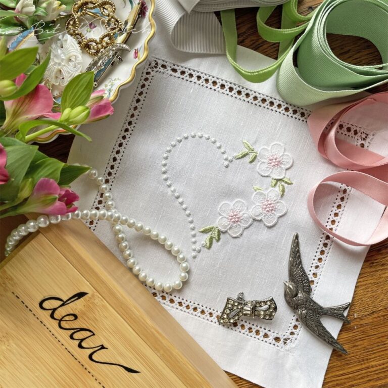 Applied Flower Heart Tutorial - A Bit of Stitch